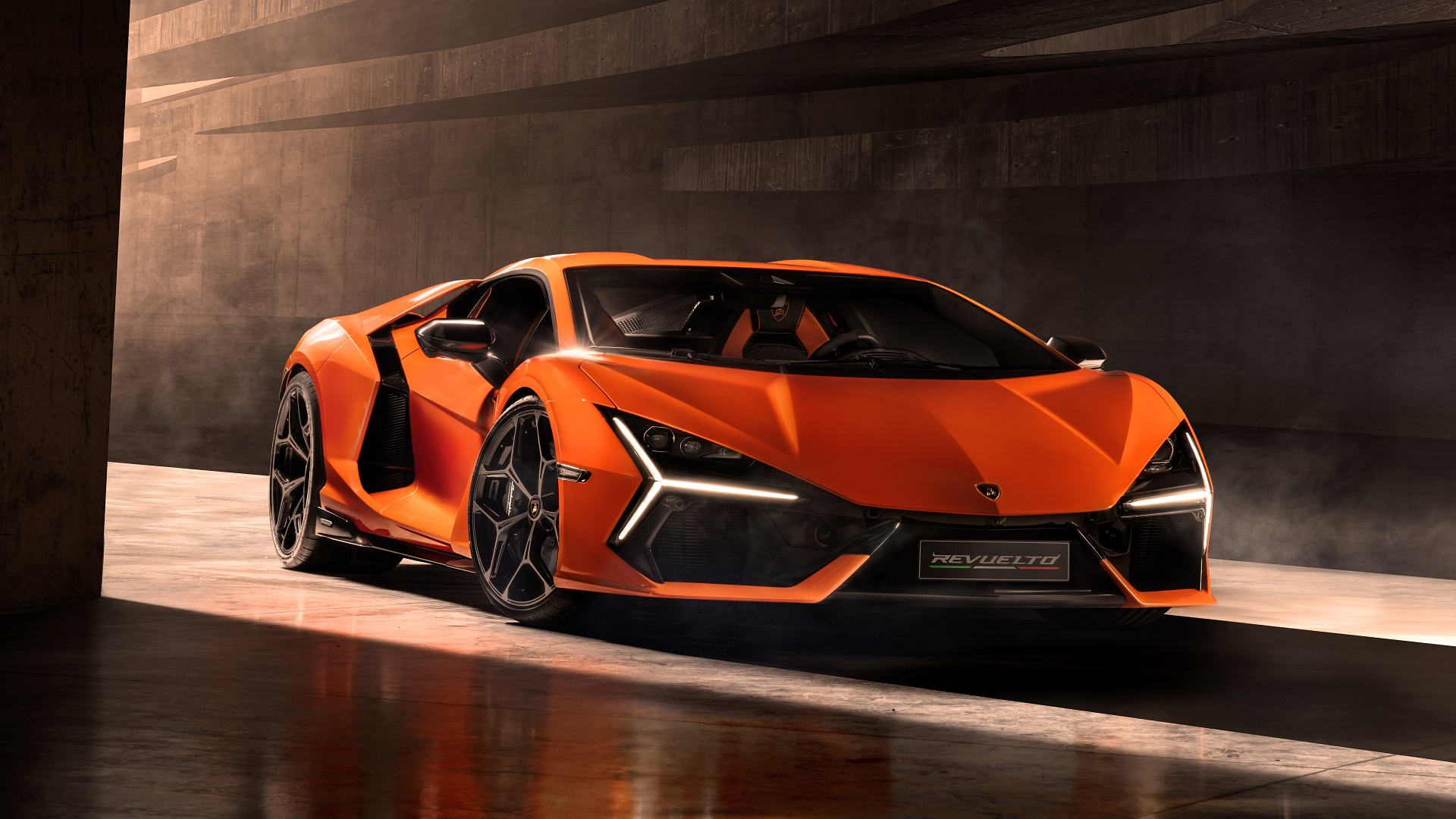 Bridgestone abroncsokkal robban be a vadonatúj Lamborghini Revuelto ...